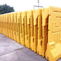 China 1.8M Blow Molding Plastic Pallet Municipal Water Horse Enclosure 1800×1000mm HDPE Construction for sale