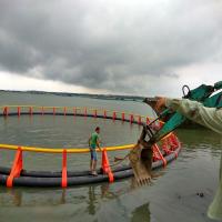China HDPE Floating Fish Cage 80m-300m Circumference Anti-Wave Corrosion Resistant Customizable Aquaculture Net Cage for Tilapia for sale