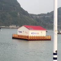 China Anti Slip HDPE Floating Activity Platform 80m-300m Circumference Customizable for Water Entertainment for sale
