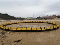 China HDPE floating fish cage is designed for aquaculture and recreational fishing for sale
