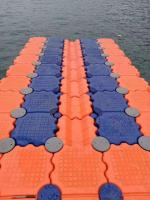 China Economical HDPE floating pontoon aquaculture platform with 25‑year service life, supporting easy on‑site assembly for fish‑farm operations. for sale