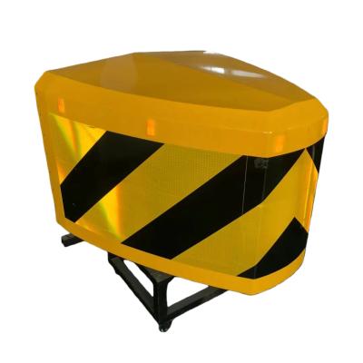 China HSK-100 Highway Crash Attenuator with 1012mm Width and 80km/h Impact Rating for Tunnel Bifurcation Safety for sale