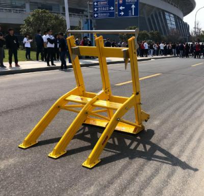 China Low Speed Road 25KG Mobile Vehicle Barrier With Rubber Wheels for sale