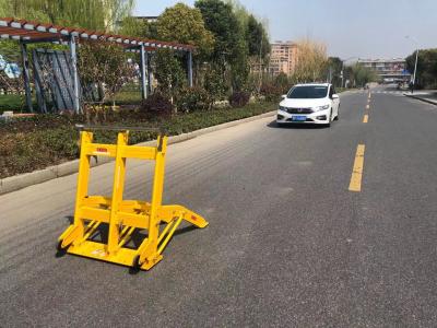 China Lightweight 25kg Foldable Vehicle Security Barrier with Wheels for 8.7m Stopping Distance at 60km/h for sale