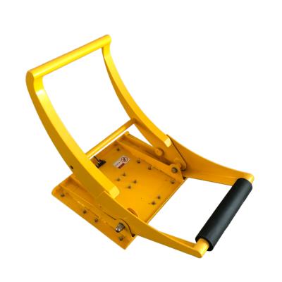 China 13.4kg Lightweight Foldable Crash Barrier with Electrostatic Powder Coating and Front-Wheel Lifting Mechanism for Vehicle Security for sale