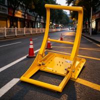 China Portable Vehicle Barricades with Foldable Structure and Aluminum Profile Material for Urban Road Safety for sale