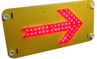 China 3.0kg LED Flashing Arrow Board 0.81×0.4×0.06m Waterproof Traffic Warning Light for Construction Vehicles for sale