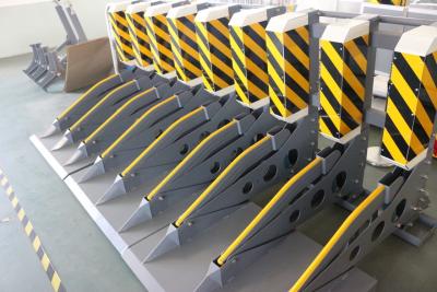 China 1984mm Anti-Ram Aluminum Vehicle Barrier with Shock Absorption System for Parking Security for sale