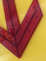 China Aluminum LED Arrow Board Sign 3.0kg 0.81×0.4m Construction Traffic Warning Light with Solar Power for sale