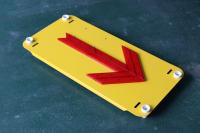 China 800×400×10mm LED Arrow Board with Electrostatic Spraying - 3KG Traffic Safety Sign with 3 Lighting Modes for sale
