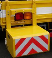 China Portable Aluminum Truck Mounted Attenuator - Custom Size Crash Protection System with Energy Absorption for Work Zone Safety for sale
