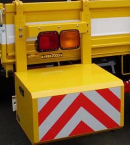 China Portable Aluminum Truck Mounted Attenuator - Custom Size Crash Protection System with Energy Absorption for Work Zone Safety for sale