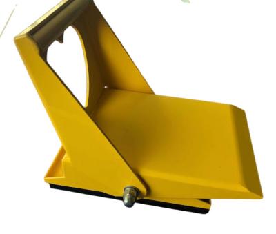 China Galvanized Heart-Shaped Parking Space Blocker 343×283×241mm Anti-Corrosion Vehicle Security Lock 5kg for sale