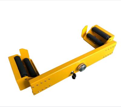 China Galvanized Rustproof Trailer Wheel Clamp with 3mm Rubber Sheet and 2-Unit Security Lock Set for sale
