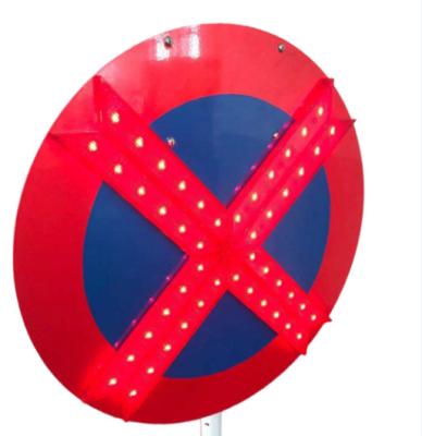 China Integrally Waterproof LED Arrow Sign Board Anti Fog for sale