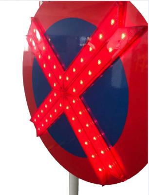 China 6V Waterproof Aluminum LED Reflective Traffic Signs with Adjustable 2000mm Height and 400-1000mm Sizes for sale