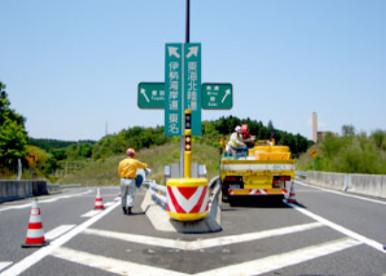 China HSK-100 Highway Impact Attenuator 1012mm Width 880mm Height Crash Cushion System for sale
