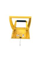 China Modular Yellow Mobile Crash Barrier with Aluminum Profile and Rubber Base for Vehicle Security Control for sale