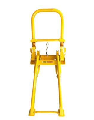 China Lightweight Aluminum Foldable Crash Barrier with Wheeled Design for Portable Vehicle Barricade for sale