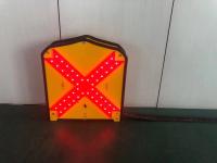 China Rubber Retractable Cross Line LED Arrow Sign Board with 3.5m Light Bar and DC/AC/Solar Power Options for sale