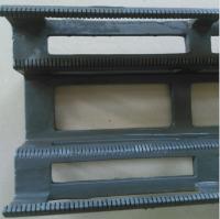 China Good Wearing And Corrosion Resistance Semiconductor Recrystallized Silicon Carbide Boat For Wafer for sale