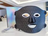 China 7 Colors Favorable Price Silicone Red Light Therapy Mask with 110 Pieces LED Quantity for Less Wrinkles for sale