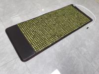 China Update PU Leather Waterproof 1423pcs Jade Stones Ice Mat with One Chiller for sale