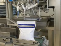 China Clean Salt Packaging Machine with Inline Verification & Metal Detection for Small Retail Pouches - Vertical Form Fill Seal System for sale