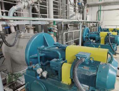 China Salt Separation HR Double Stage Pusher Centrifuge 400-630mm Continuous Operation for sale