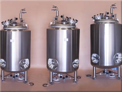 China GMP Stainless Steel Juice Cooling Storage Tank with Jacket - 150L Capacity, 1.6M Height, Food Grade 316L for sale