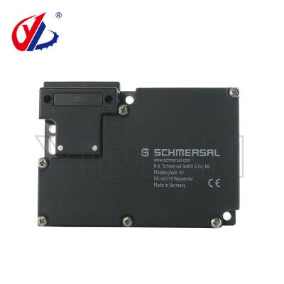 China 4008321206 Solenoid Latching Safety Interlock Switch AZM161CC-12/12RKEU-024 for sale