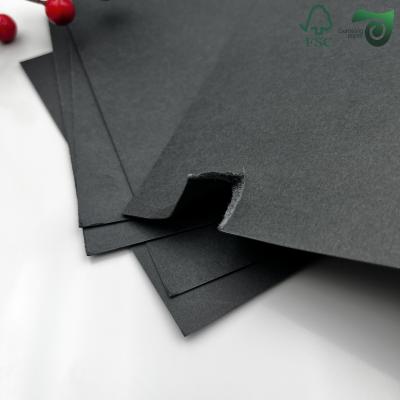 China FSC 150gsm 180gsm Black Card Paper Fold Resistant 70cm 100cm For Shopping Bags for sale