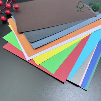China Two Sides Printable Colored Cardboard Sheets High Stiffness Craft Cardstock OEM for sale