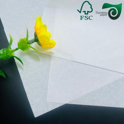 China FSC White Greaseproof Paper 38gsm 40gsm For Lunch Wrapping Fried Snacks Bacon for sale