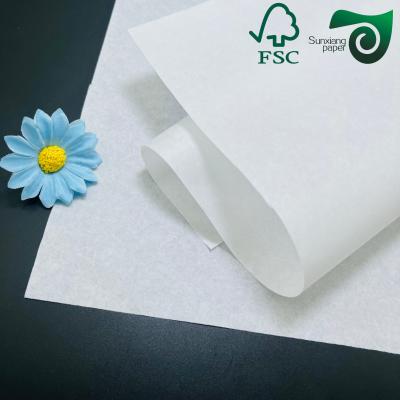 China 38gsm Food Grade White Greaseproof Paper High Temperature Resistant Virgin Wood Pulp for sale