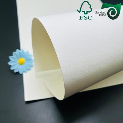 China 330gsm C1S High Adhesion Blister White Cardboard Craft Gift Packaging for sale