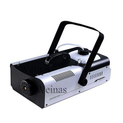 China 2.5L Oil Capacity Stage Fog Machine For Halloween 8 Meters Smoke Distance for sale