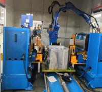 China Customized 220V Robot Welding Station For Aluminium Fuel Tank Covers 1000kg Weight for sale