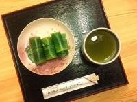 China 5-7cm Plate Decorative Accessory Vacuum Packed Fresh Bamboo Leaves for Sashimi for sale
