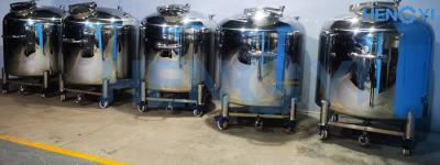 China 304 Stainless Steel Vacuum Liquid Storage Tanks 1000L for Cosmetic Industry for sale