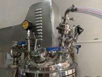 China 100L Vacuum Emulsifier Homogenizer Tank for Cosmetic Face Cream for sale