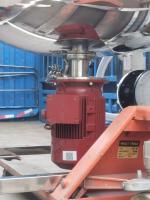 China Electrical Heating Top Homogenizer Mixing Tank 2000L For Cosmetics Industry for sale