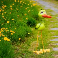 China ODM Handmade Metal Green Bird Garden Ornament - Custom Iron Decor with 80-Day Lead Time for sale