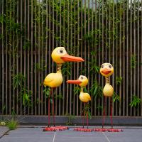 China ODM Metal Garden Bird Ornament Handmade Yellow Outdoor Decoration with 80-Day Lead Time and Custom Design Options for sale