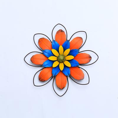 China Modern Flower Metal Garden Wall Decorations - Customizable Iron Outdoor Ornaments with 30-60 Day Delivery for sale