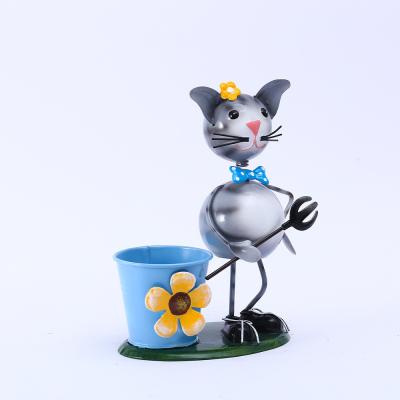 China Recycled Metal Cat Garden Ornament with Vase - Handcrafted Outdoor Decor Lasting 2+ Years, Custom Sizes Available for sale