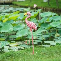 China Outdoor Metal Pink Flamingo Lawn Ornaments - Various Sizes, Weatherproof Garden Decor with 100pcs Minimum Order for sale
