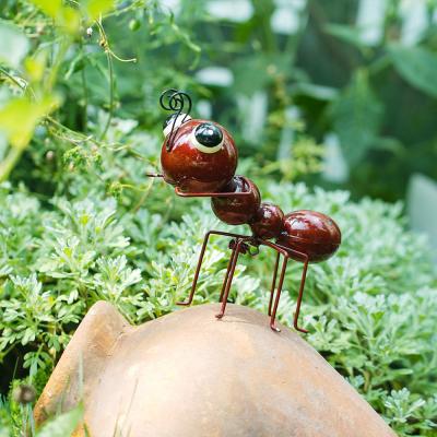 China Small Metal Ant Garden Decoration - Multicolor Rustproof Yard Art in Small & Medium Sizes with 100pcs Minimum Order for sale