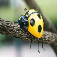China Backyard Metal Ladybug Decor Outdoor Garden Ladybird Ornaments for sale