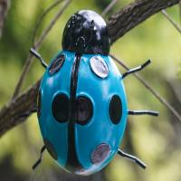 China Small Metal Ladybird Garden Ornaments Artistic Metal Ladybug Wall Decor for sale